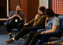 Simple Feature Section | devChallenges.io